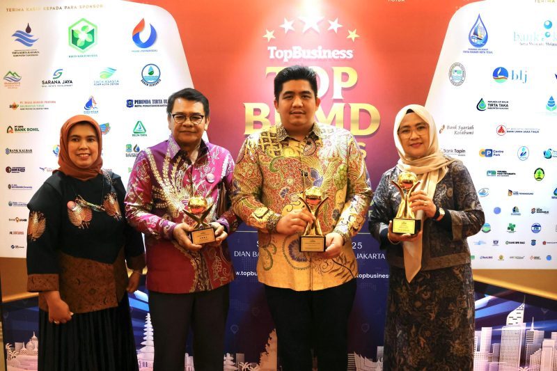 BPR Bintan Raih 3 Penghargaan di TOP BUMD Awards 2025, Roby Kurniawan Diganjar TOP Pembina BUMD ...